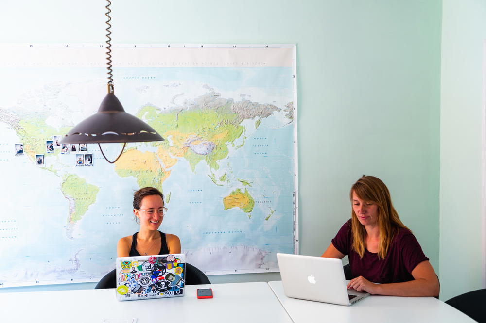 What Is a Hot Desk? (Learn How They Work)