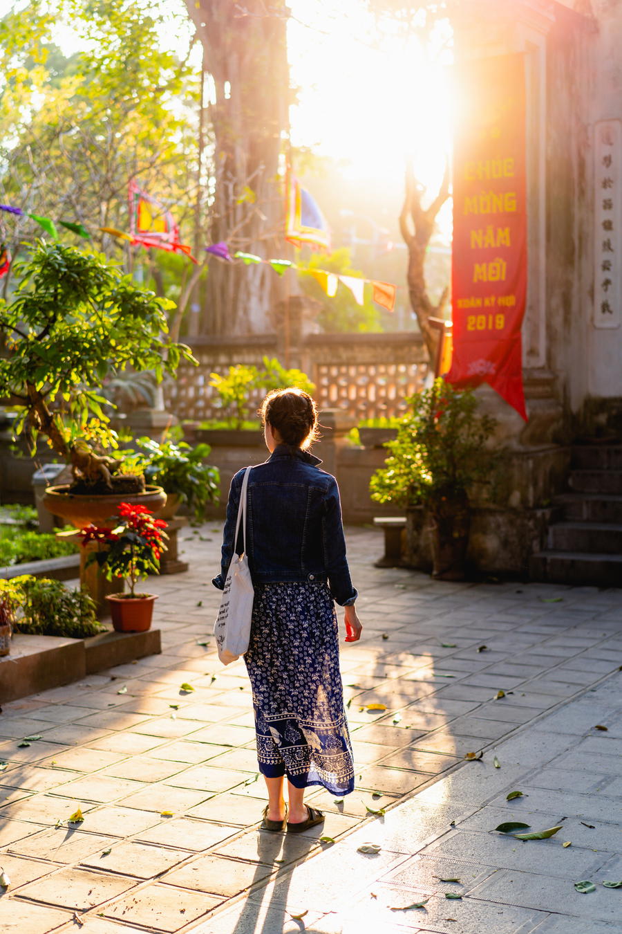 Why Living Abroad Changed My Life (A Real Story)