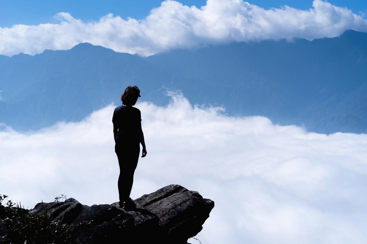 Why Living Abroad Changed My Life (A Real Story)