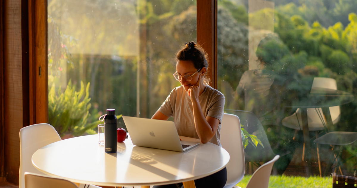 Beginner's Tips on How to Price Your Freelance Projects (Fees Guide)