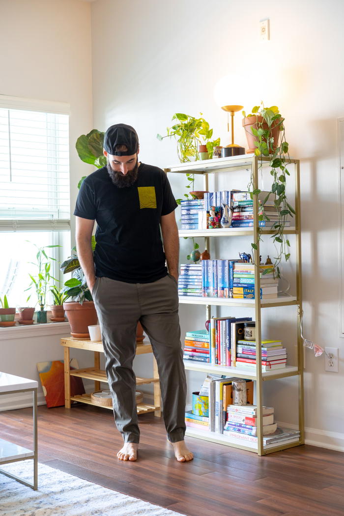 12 Best Travel Joggers for Men (Best Style and Versatility)
