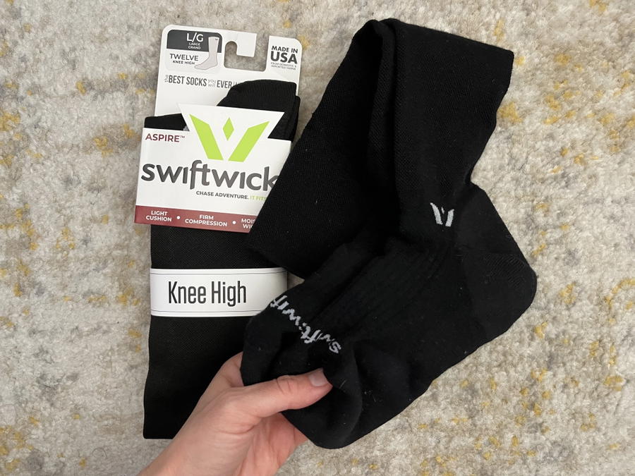 How to Choose the Best Travel Socks: A Complete Guide