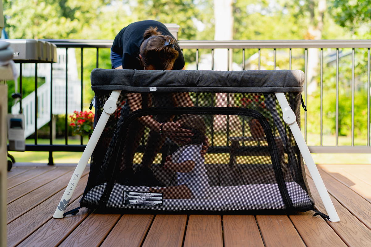 Guava Lotus Travel Crib Review: Best for a Family Trip?