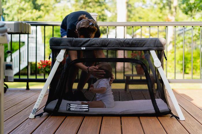 Guava Lotus Travel Crib Review: Best for a Family Trip?
