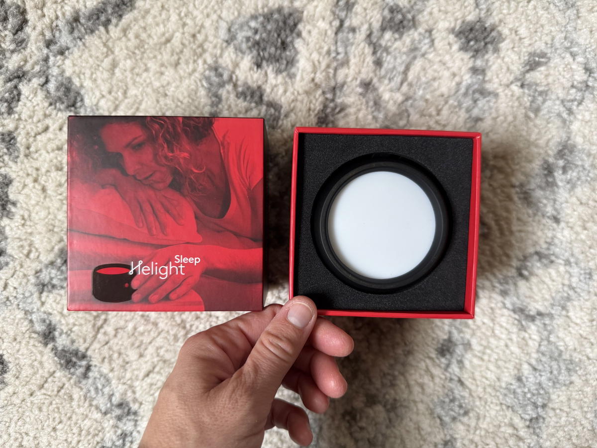 Helight Sleep Light Review: Red Light Therapy in Travel Size