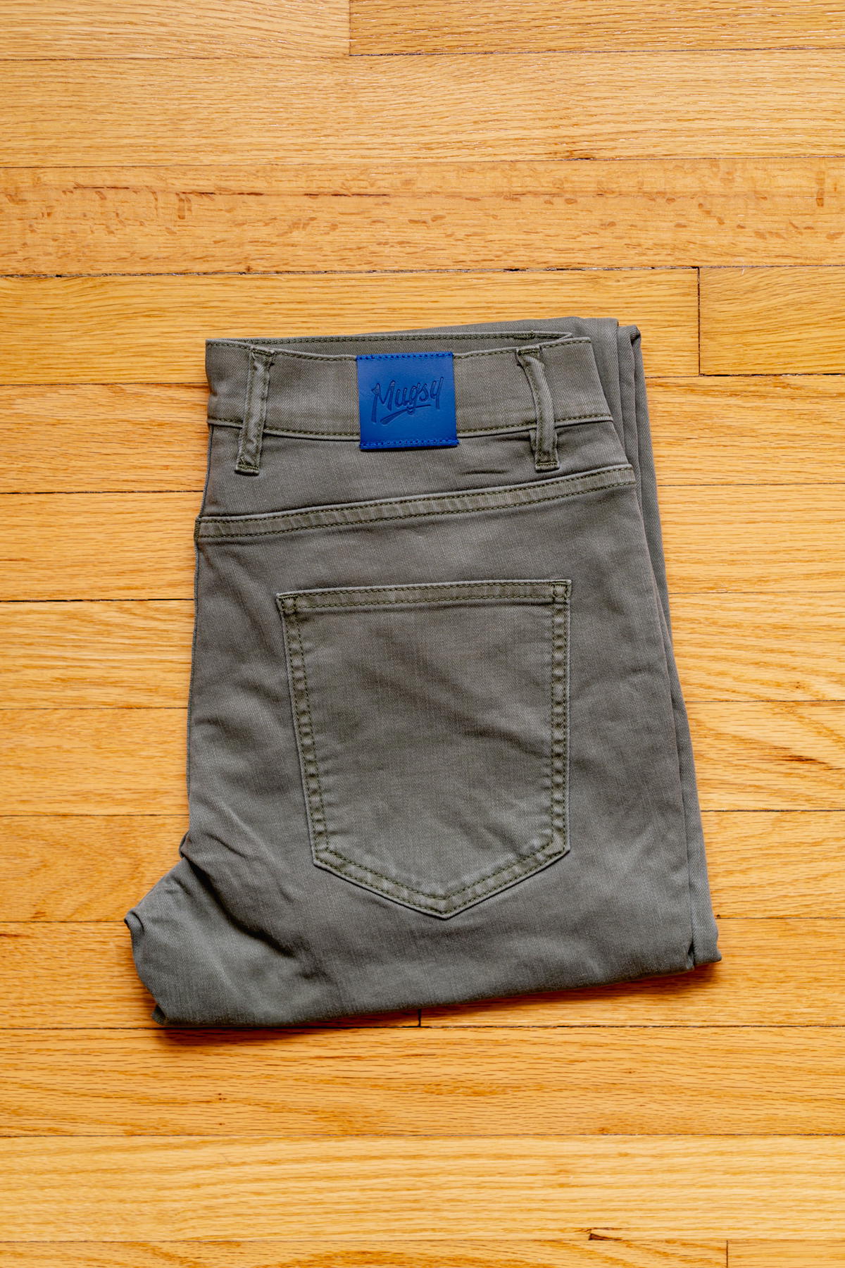 Mugsy Classic Jeans Review: Travel Jeans to Keep Around.