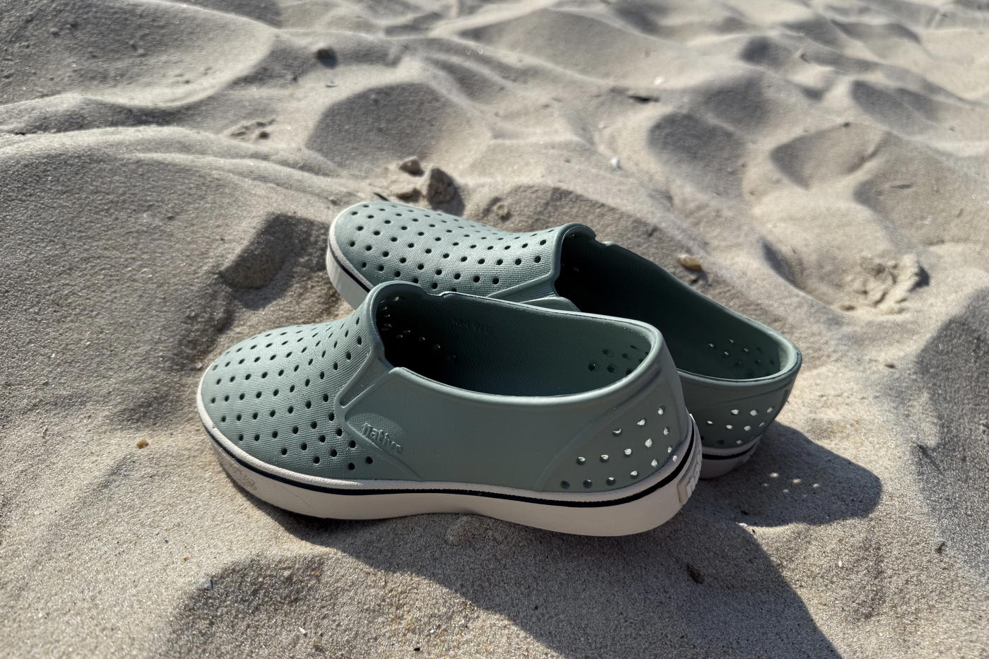 Vessi Weekend Sneaker Review: Perfect Waterproof Sneaker for Travelers