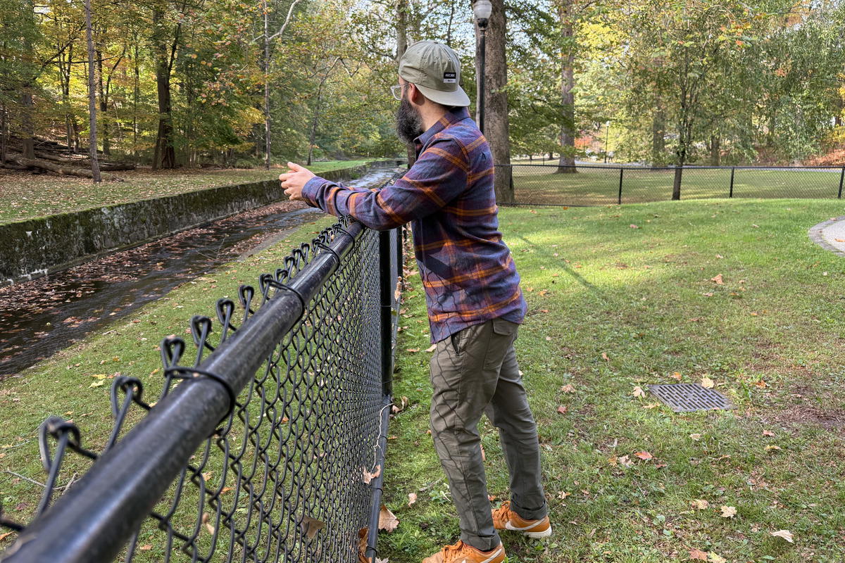 Vessi Weekend Sneaker Review: Perfect Waterproof Sneaker for Travelers