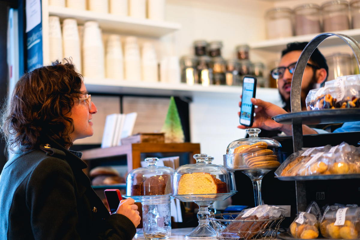 12 Ways to Help You Take Better Photos in Cafes