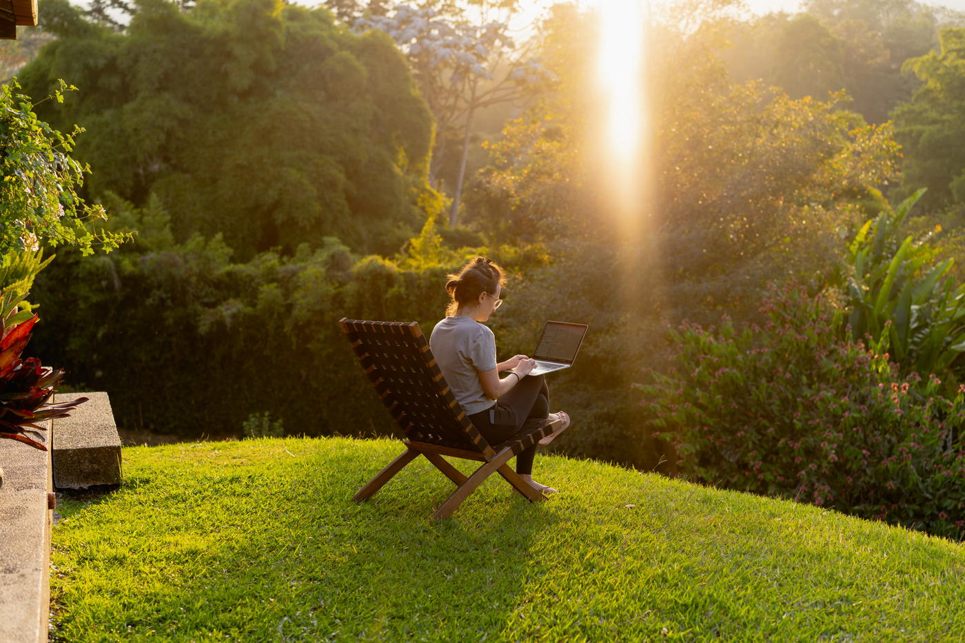 Work Remotely and Travel Like a Pro