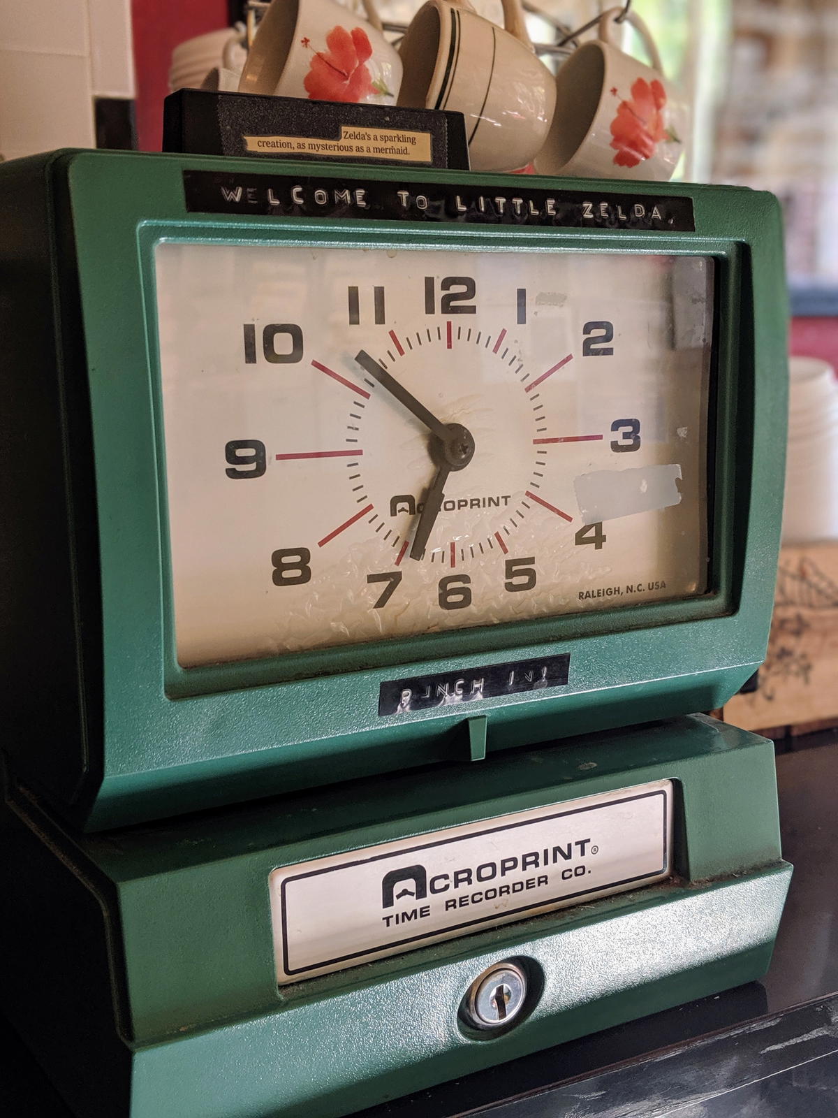 How to Work Best across Multiple Timezones (17 Tips That Work)