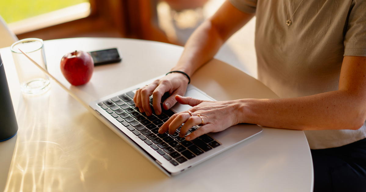 How to Work Best across Multiple Timezones (17 Tips That Work)