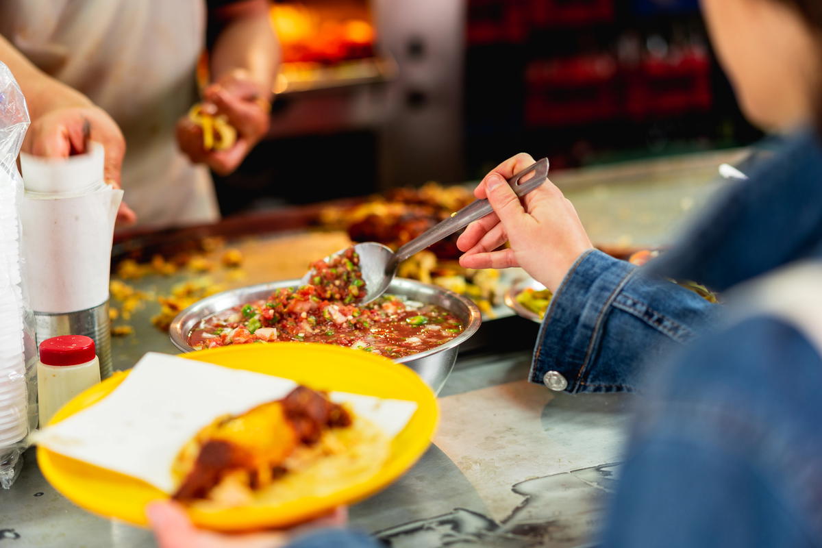 15 Best Ways to Eat Healthy during Travel (my Favorite Tricks)