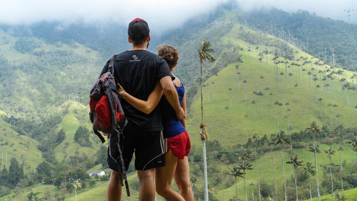 18 Tips to Survive a Long-Distance Relationship (Make it Work)